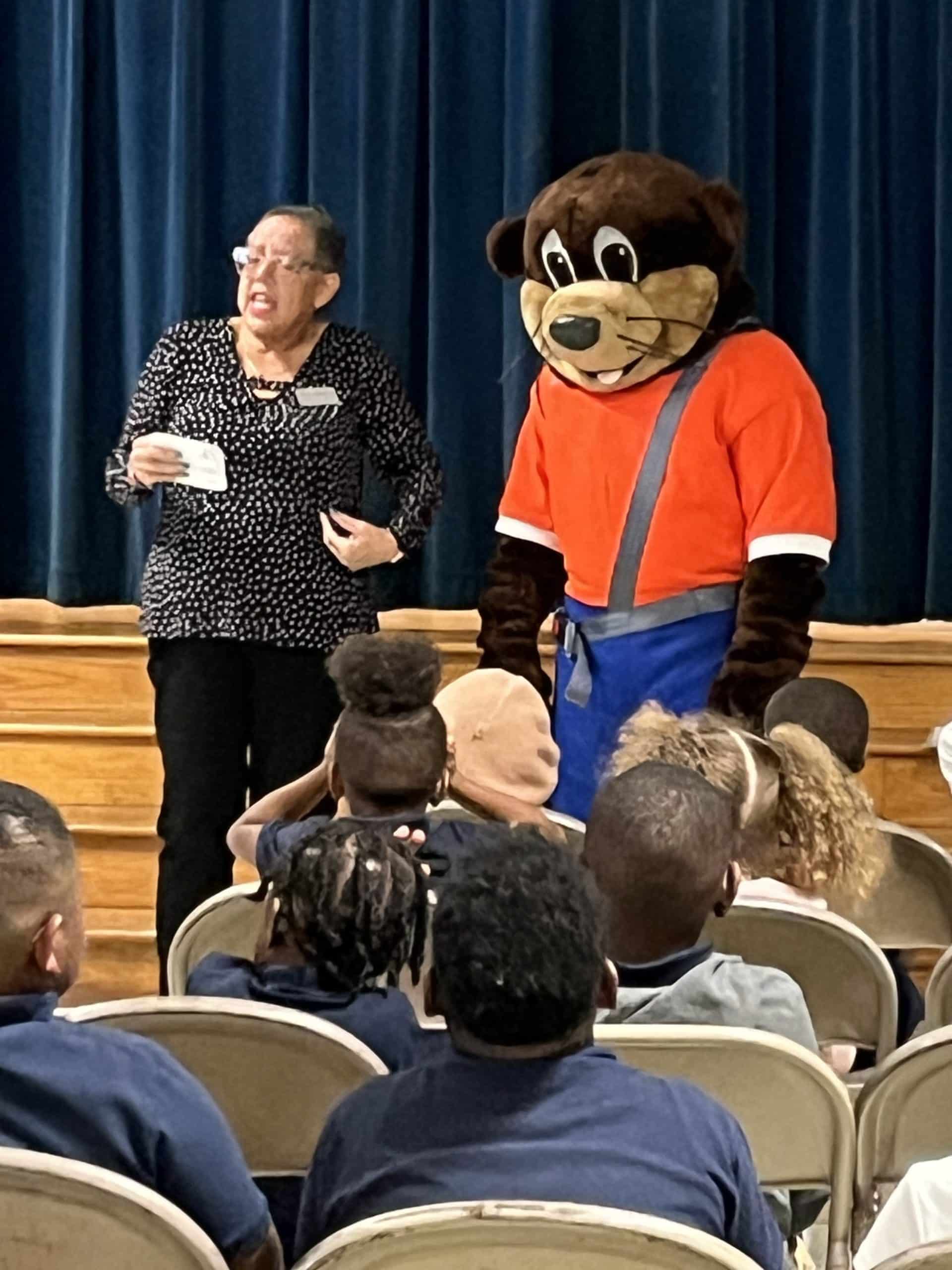 Ollie Otter teaches 1st graders to buckle up – Jackson Advocate