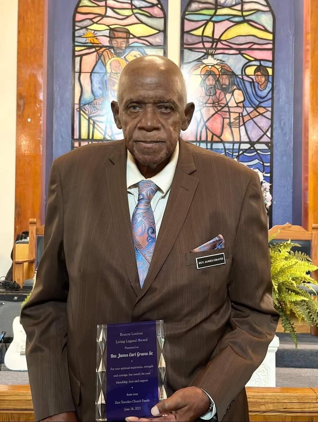 Rev. James Earl Graves Sr. honored – Jackson Advocate