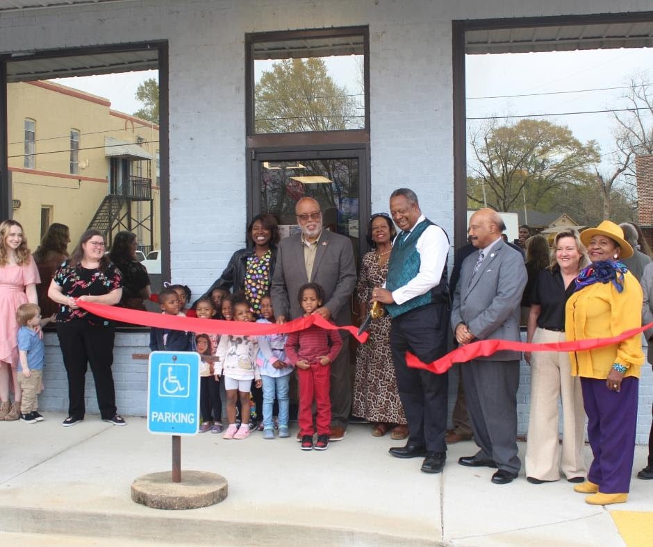 Jackson Hinds Library System celebrates grand reopening of the Annie T ...